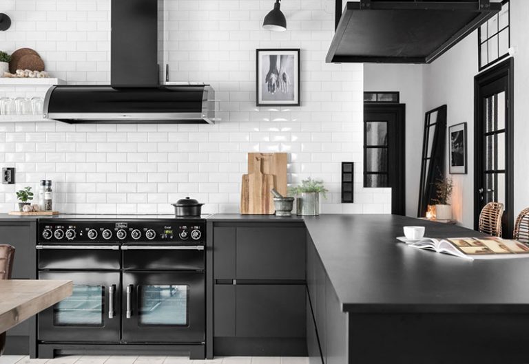 Cuisine noire : les 25 meilleures idées déco - Frenchyfancy