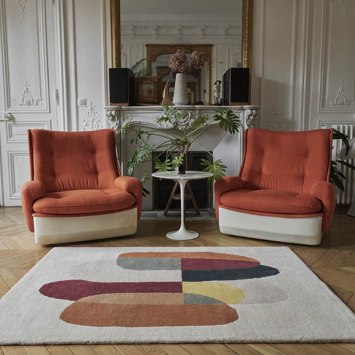 Un tapis coloré pour le salon - Frenchyfancy