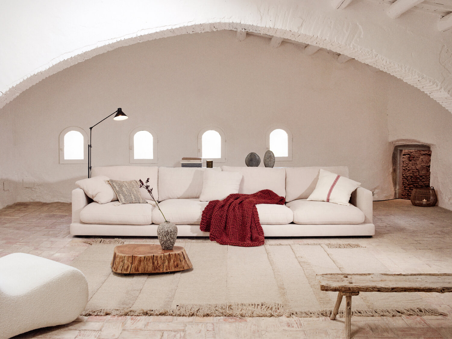 Le canapé écru Gala, une ode à la détente - Frenchyfancy