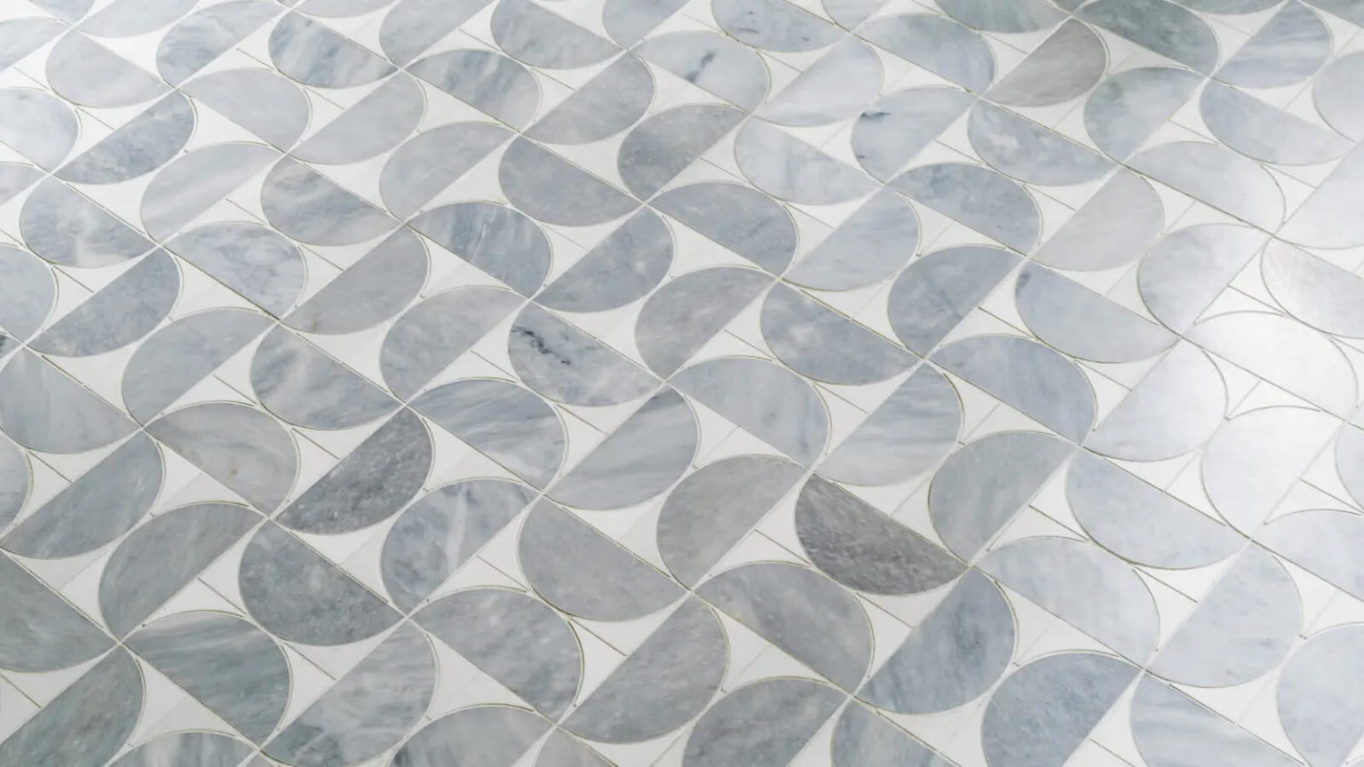 Les meilleures idées de carrelage pour la salle de bains - Frenchyfancy