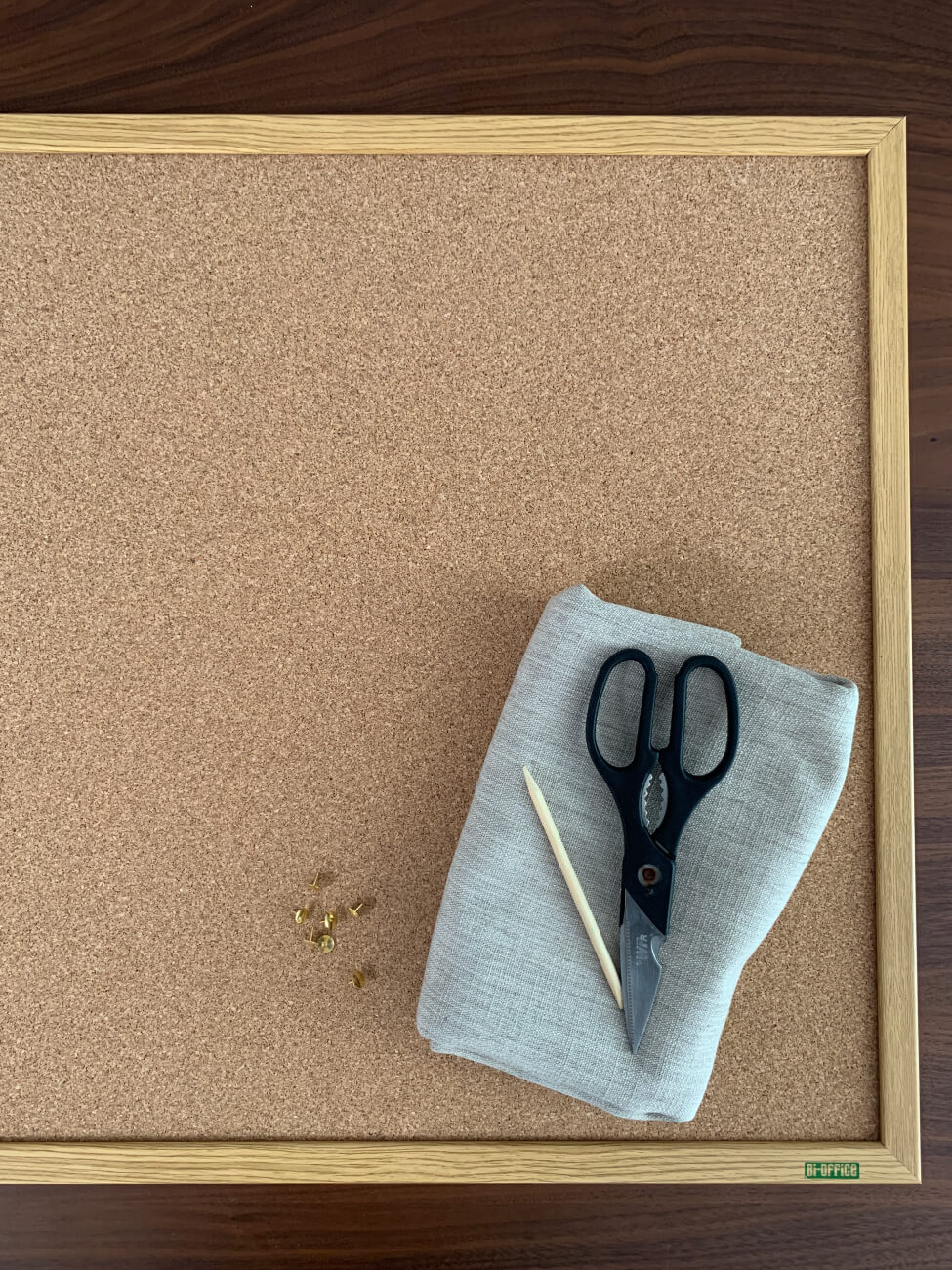 DIY : un pinboard stylé pour accrocher toutes vos idées - Frenchyfancy