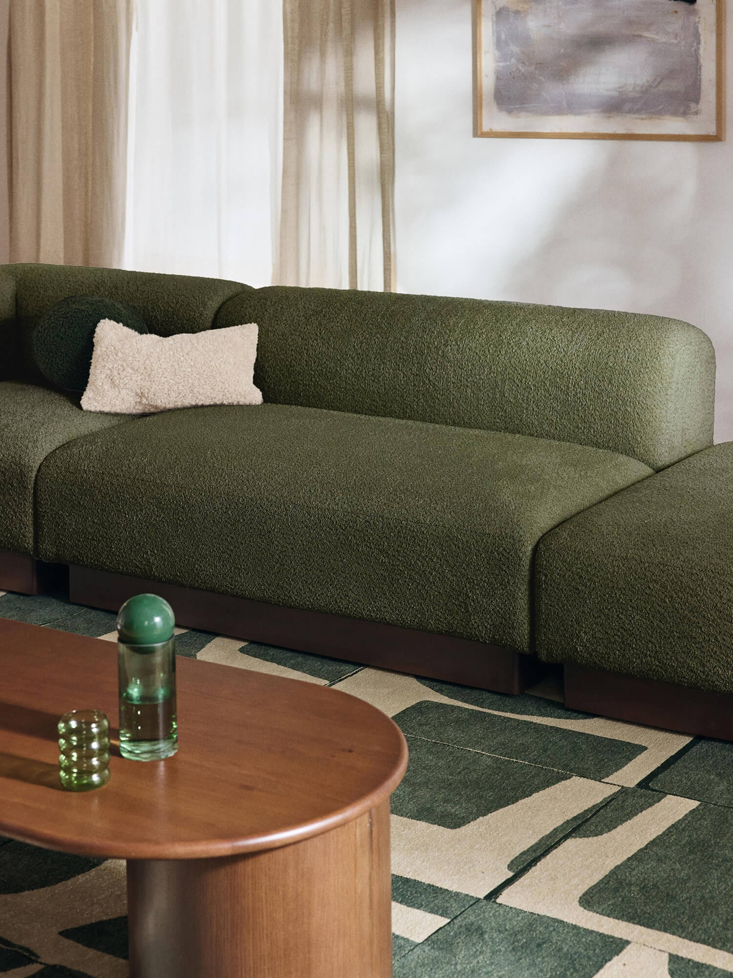 Canapé vert : 10 inspirations pour l'adopter dans le salon - FrenchyFancy